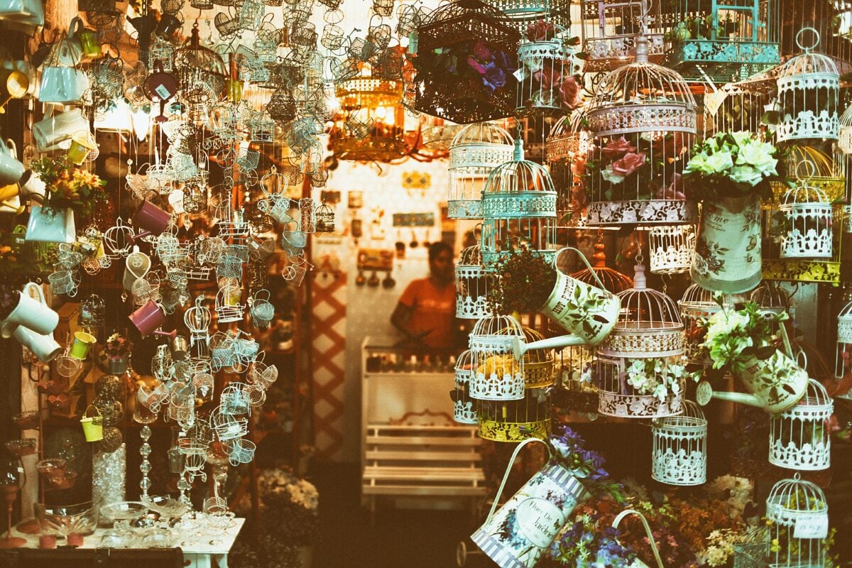 230+ Gift Shop Names - BlogItUplife